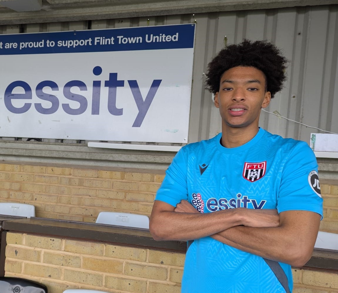 Ben Collins joins on loan from Salford - Flint Town United